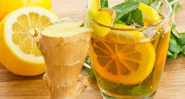 Tre çajrat e ftohtë bimorë që duhet të pini në verë - Shqip.info