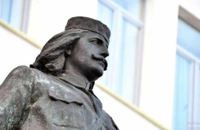 Çerçiz Topulli, “atdhetarët” dhe arsyeja për eleminimin e Bimbashit ...